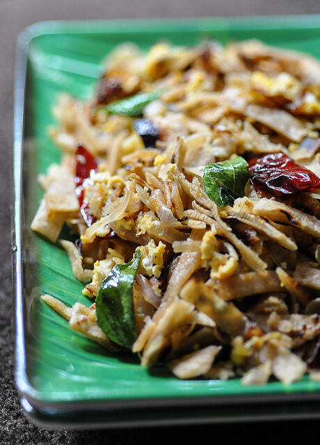 Kothu Roti - Egg Kothu Chapathi Recipe - Quick Indian Snacks - Edible ...