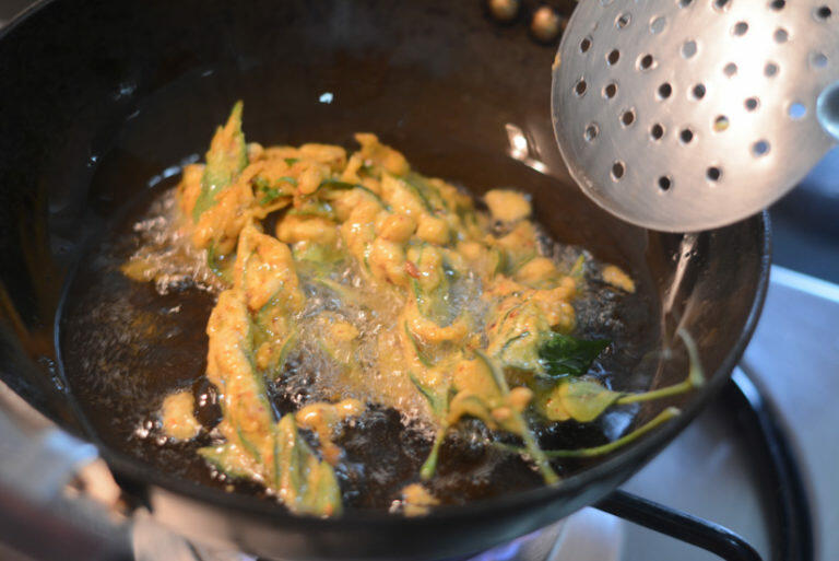 Curry leaves pakoda recipe, easy evening snack recipes - Edible Garden